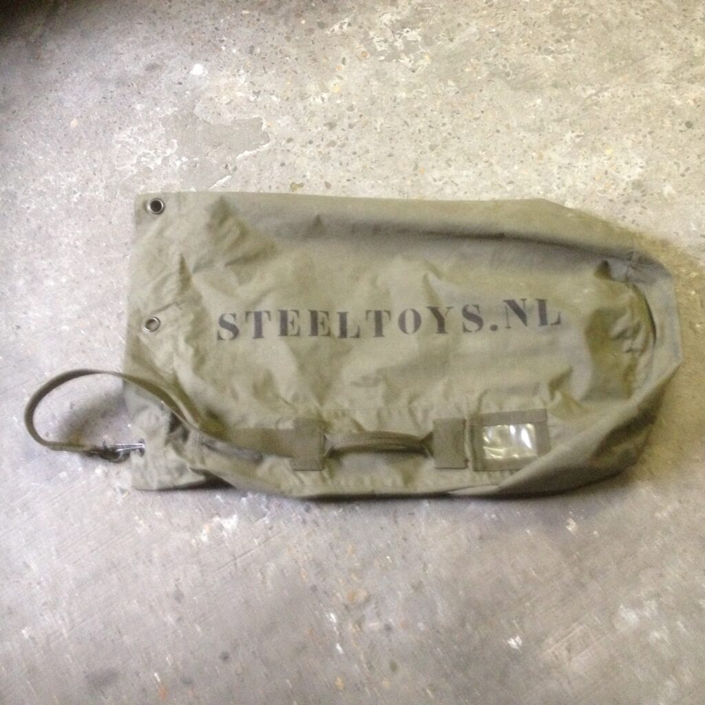 Steeltoys The Rental Sling: Playing Comfortably and Safely